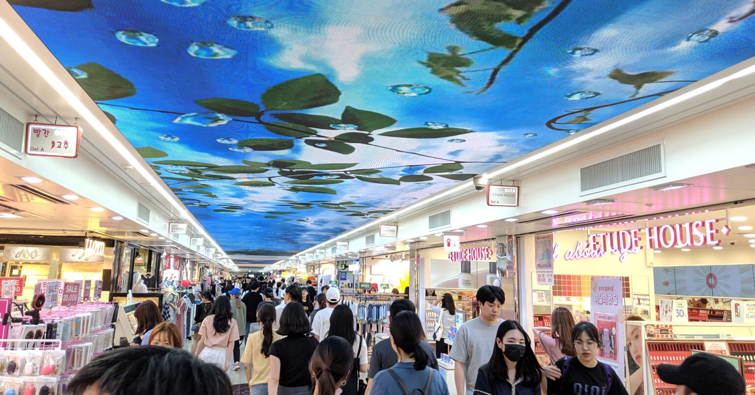 海外では常識！？日本ではまだ珍しいLEDビジョンの特殊事例「5選」 | ヤマトサイネージ