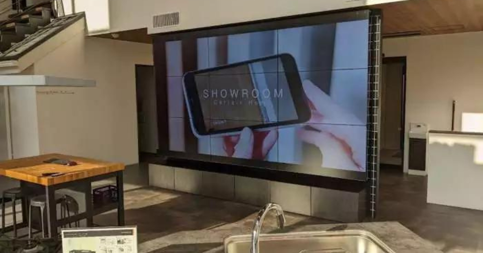 100インチ以上の大画面モニターなら「マルチディスプレイ」をおすすめする「5つの理由」 | ヤマトサイネージ